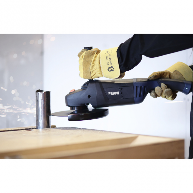 Ferm Agm1088 Angle Grinder 2500W