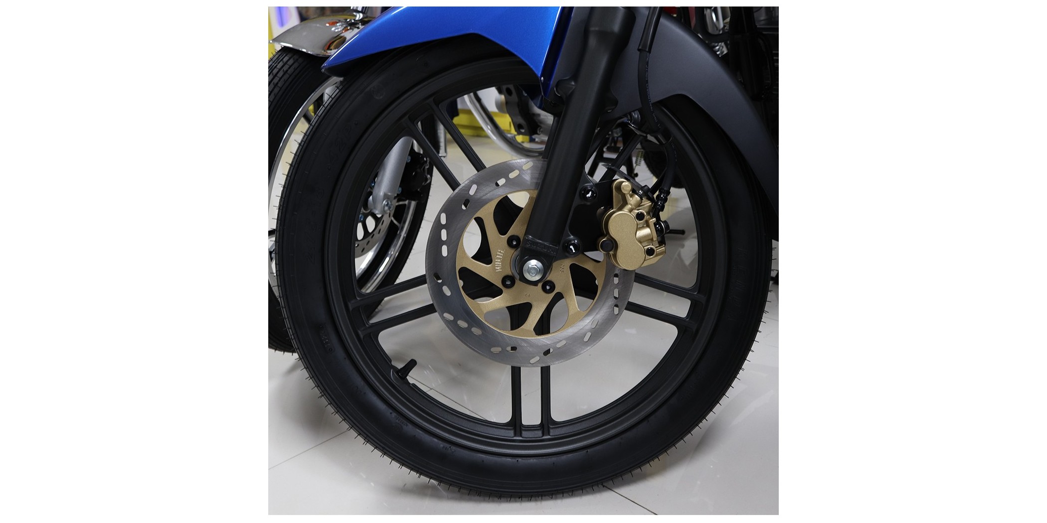 Suzuki GSX125 125cc Blue Motorcycle