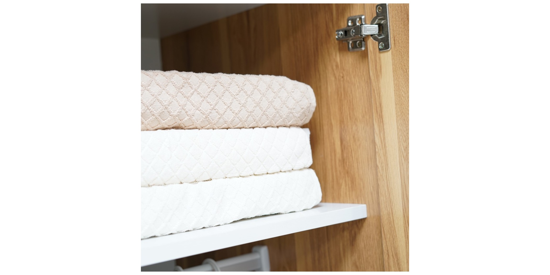 Tessa Wardrobe 4 Doors MDF Off White & Able Oak