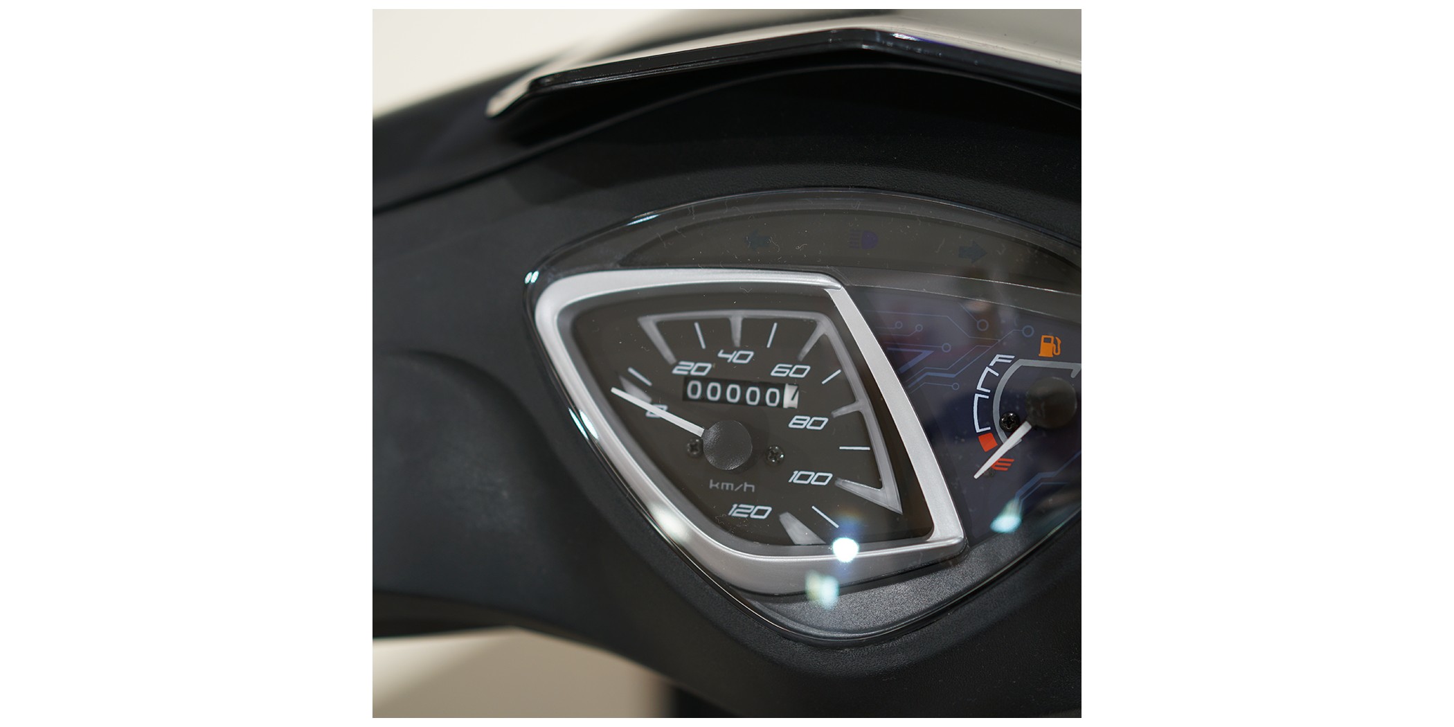 Easy One Besco 125 Black 125cc Scooter