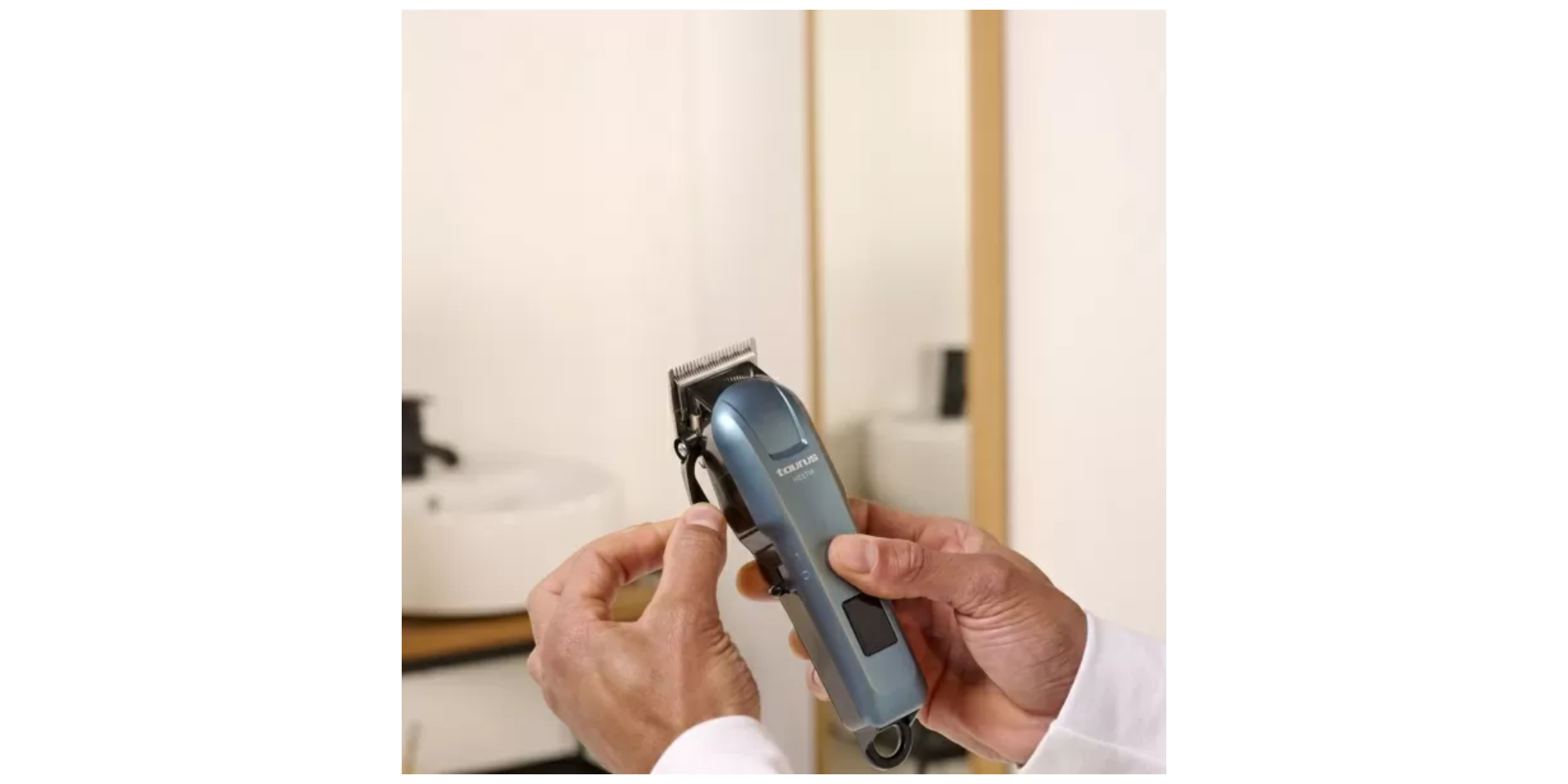 Taurus HC2000P Hestia 5V Corded/Cordless Hair Clipper - 902225000